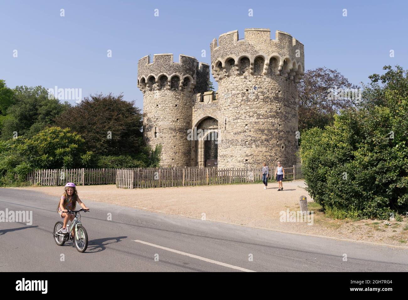 cooling castle barn, Kent Englan Stock Photo - Alamy