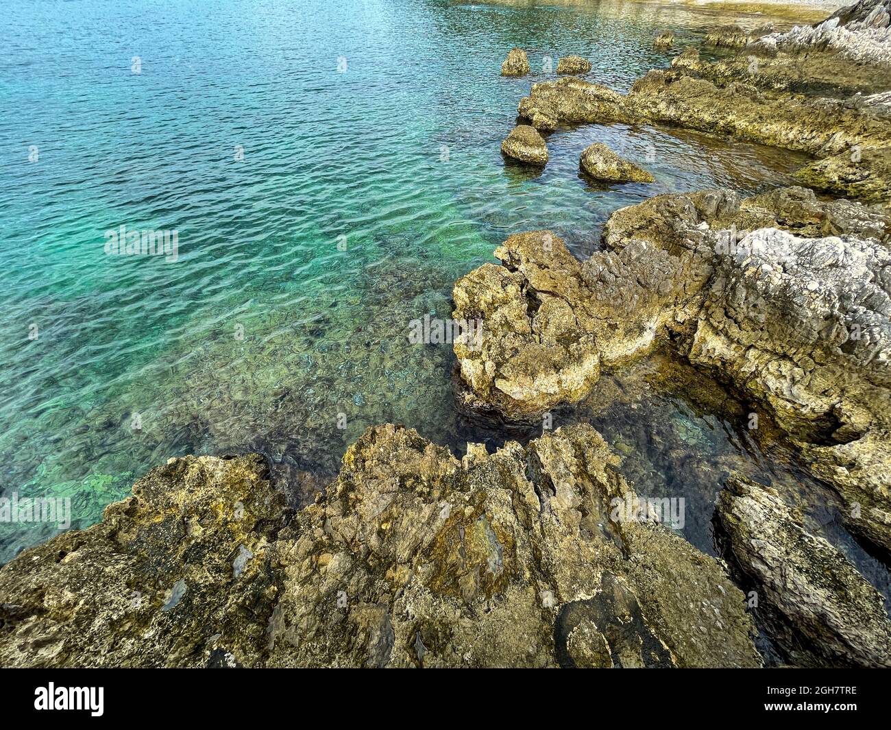 Stone coast on the Adriatic Sea in Croatia Stock Photo - Alamy
