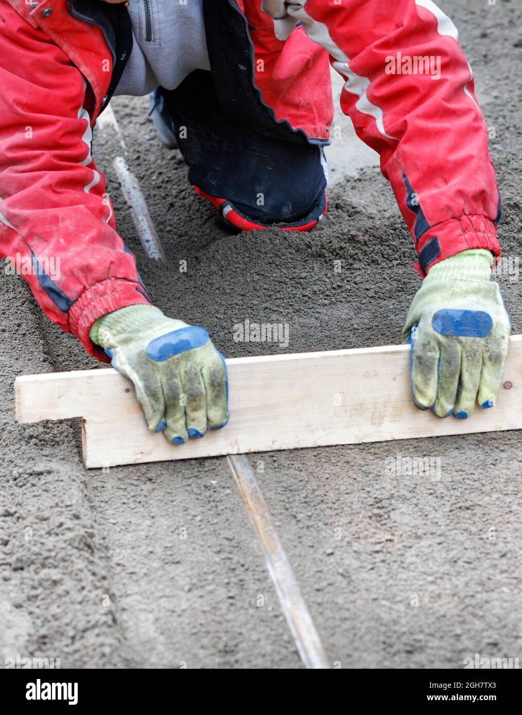 Kneeling plank hi-res stock photography and images - Alamy