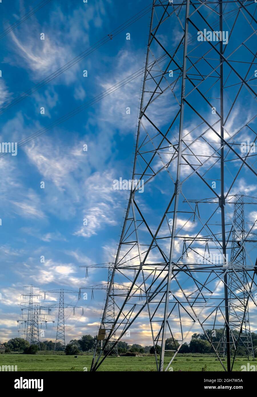 High voltage networks hi-res stock photography and images - Alamy