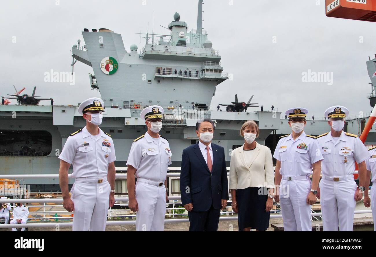 Mayor of Yokosuka, Katsuaki Kamiji (L3) and Ambassador of the United ...