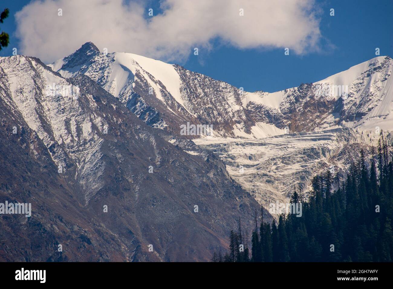 Himalayan Mountains landscape at Manali, Himachal Pradesh, India ...