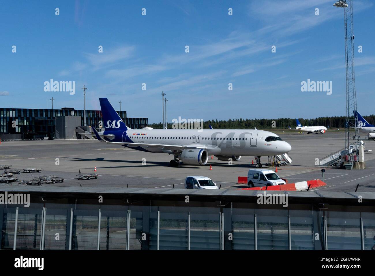 Scandinavian airlines system hi-res stock photography and images - Alamy