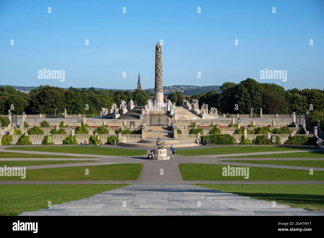 Statues by norwegian sculptor Gustav Vigeland including The Monolith ...