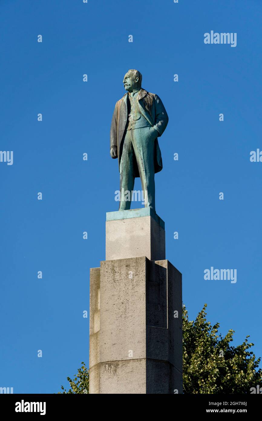 Christian michelsen statue hi-res stock photography and images - Alamy