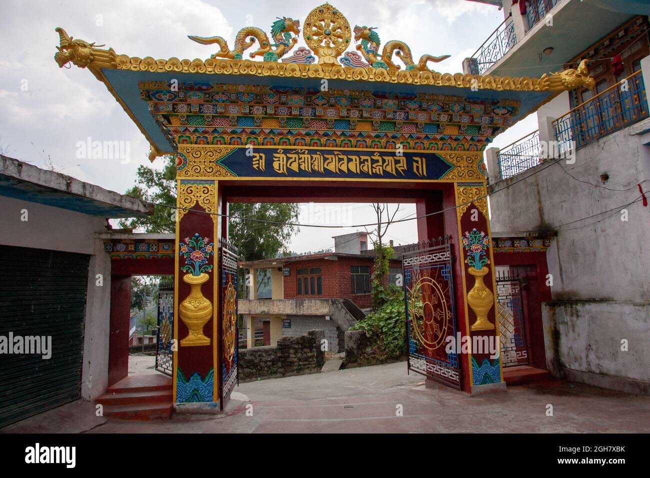 Buddhist monastery manali himachal pradesh hi-res stock photography and ...