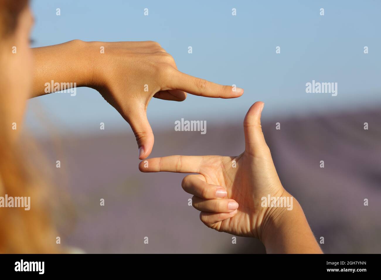 Finger framing frame hi-res stock photography and images - Alamy