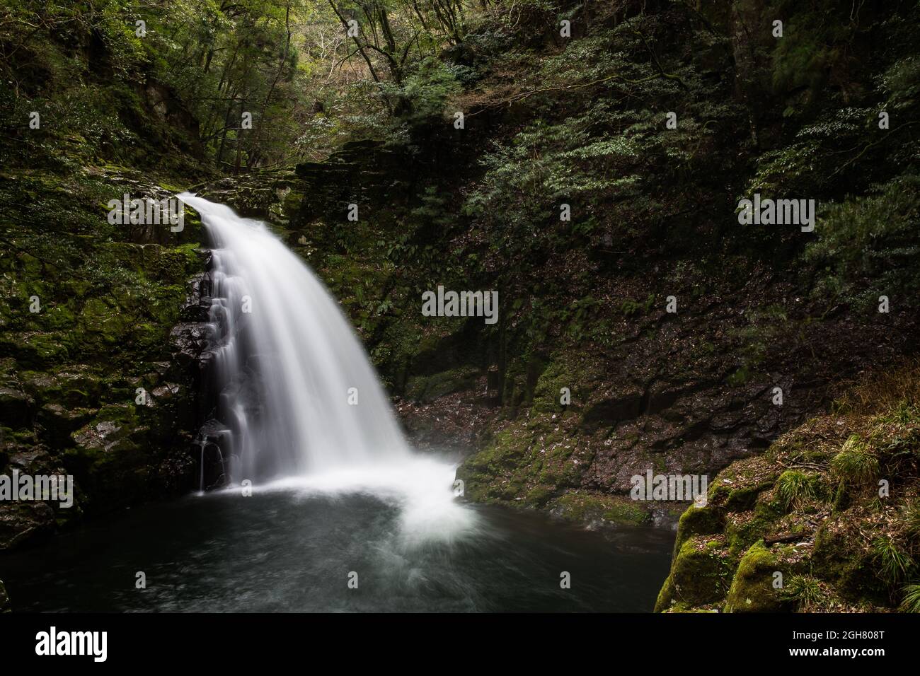 Scenic waterfall in a long exposure in Akame 48 Waterfalls, Nabari ...