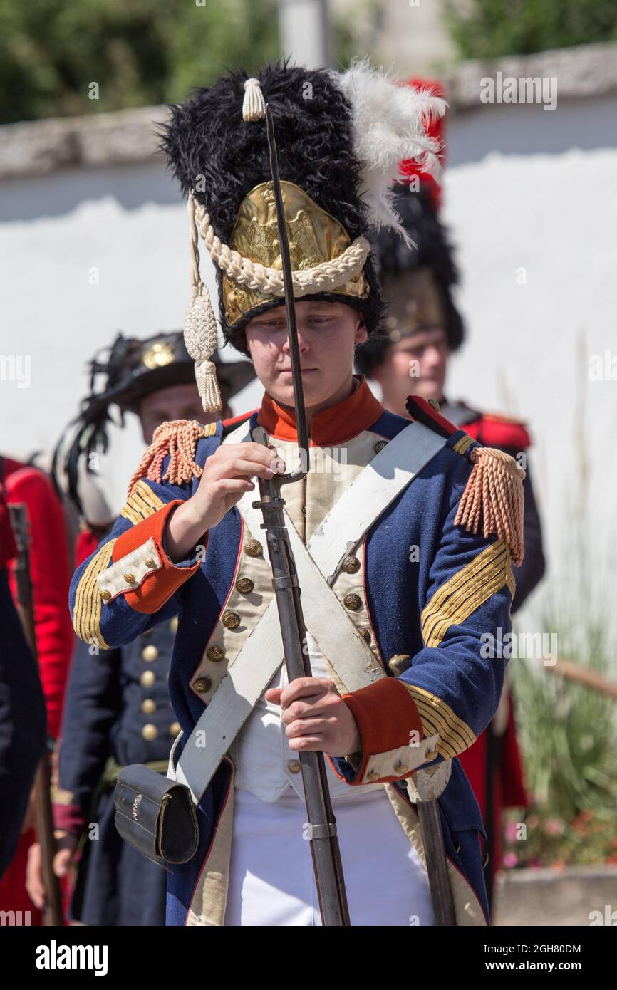 La Miaou Festival in Combloux : Different steps for loading a rifle ...