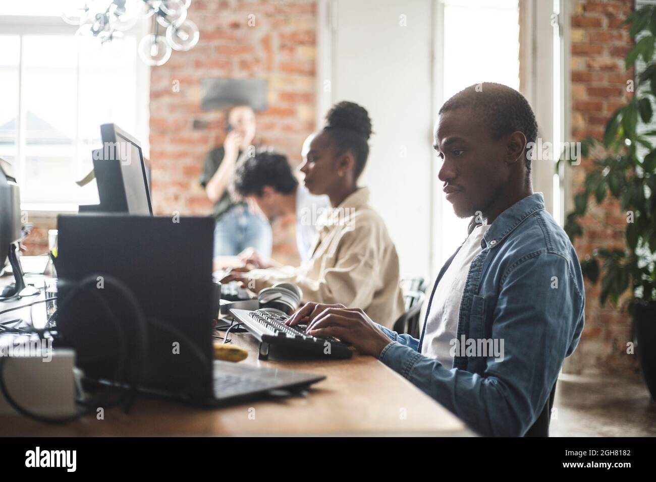 Computer race hi-res stock photography and images - Alamy