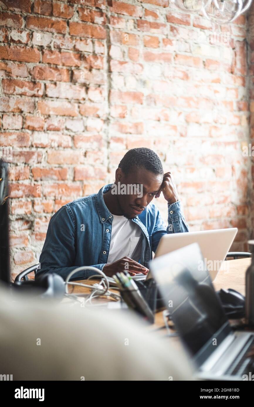 Male hands working laptop in hi-res stock photography and images - Alamy