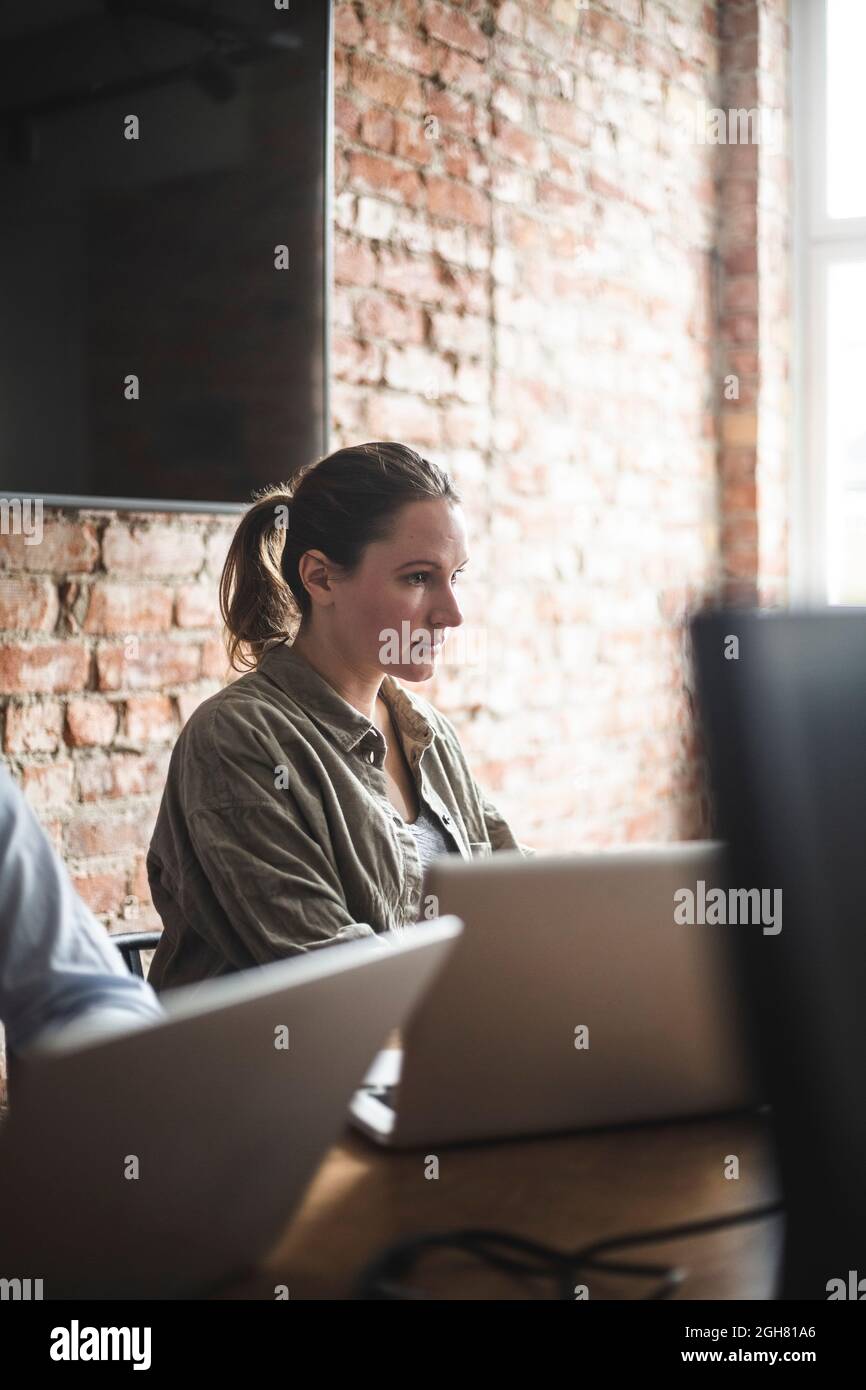 Hacker office hi-res stock photography and images - Alamy