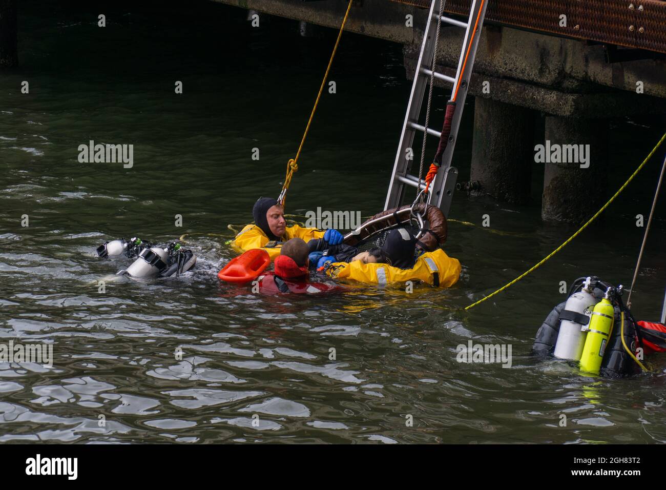 New York City, United States. 05th Sep, 2021. FDNY Marine Unit and NYPD ...