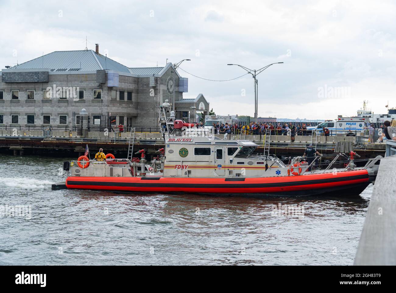New York City, United States. 05th Sep, 2021. FDNY Marine Unit and NYPD ...