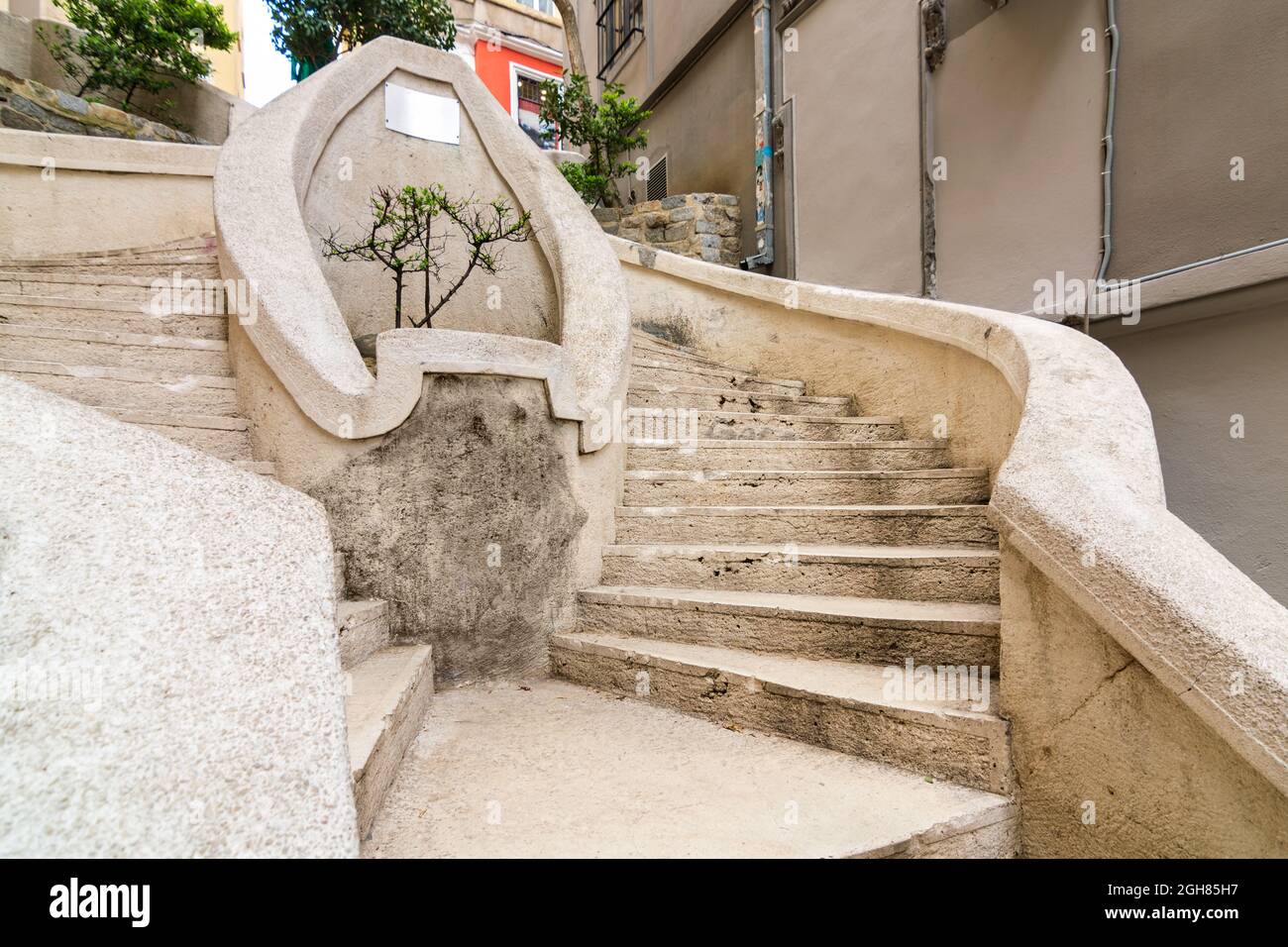 Kamondo Stairs, a famous pedestrian stairway leading to Galata Tower ...