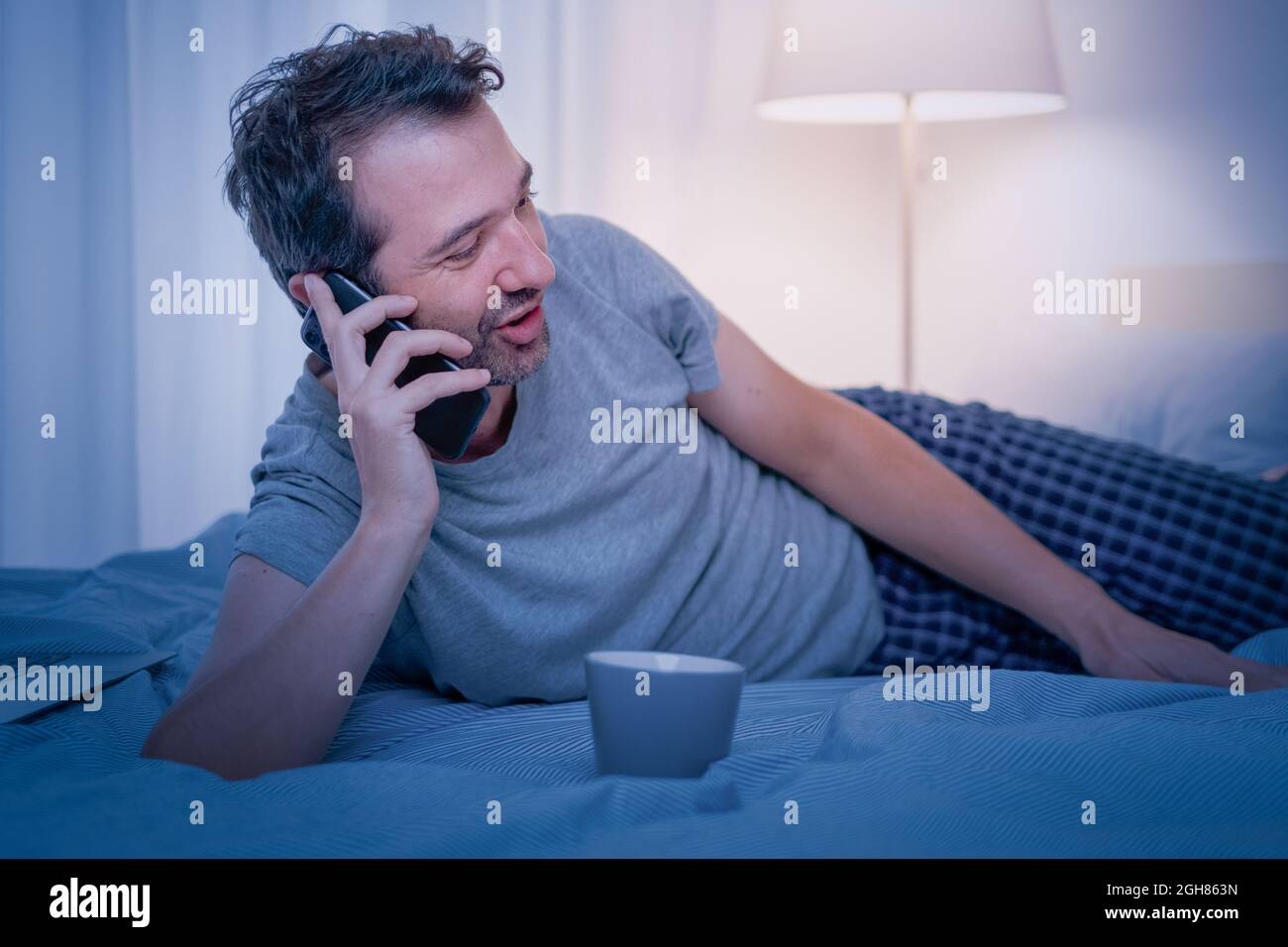 Bed zoom call work hi-res stock photography and images - Alamy