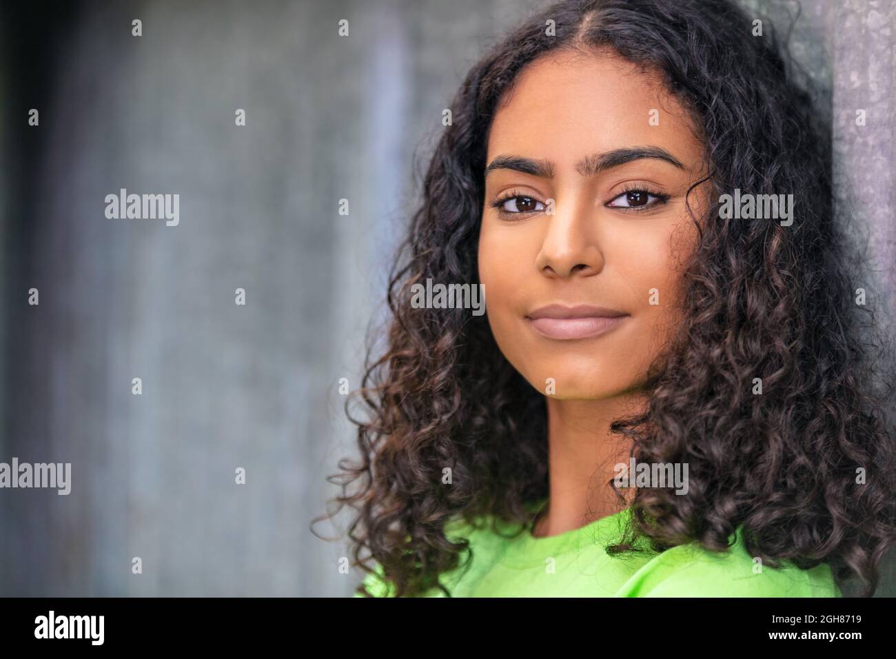 Mixed race young woman city hi-res stock photography and images - Alamy