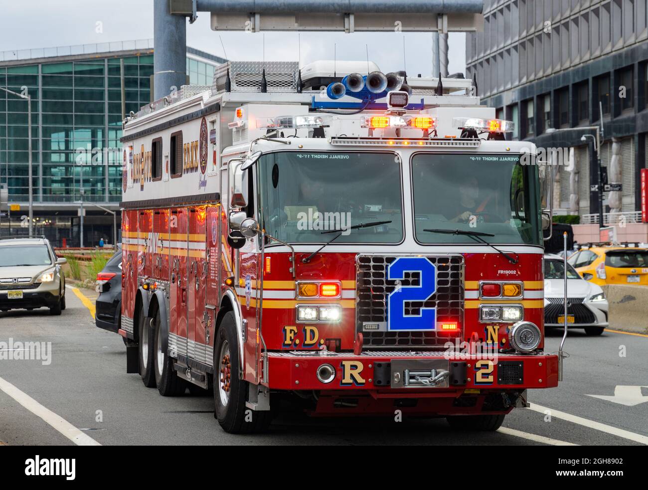 Fdny marine unit hi-res stock photography and images - Alamy