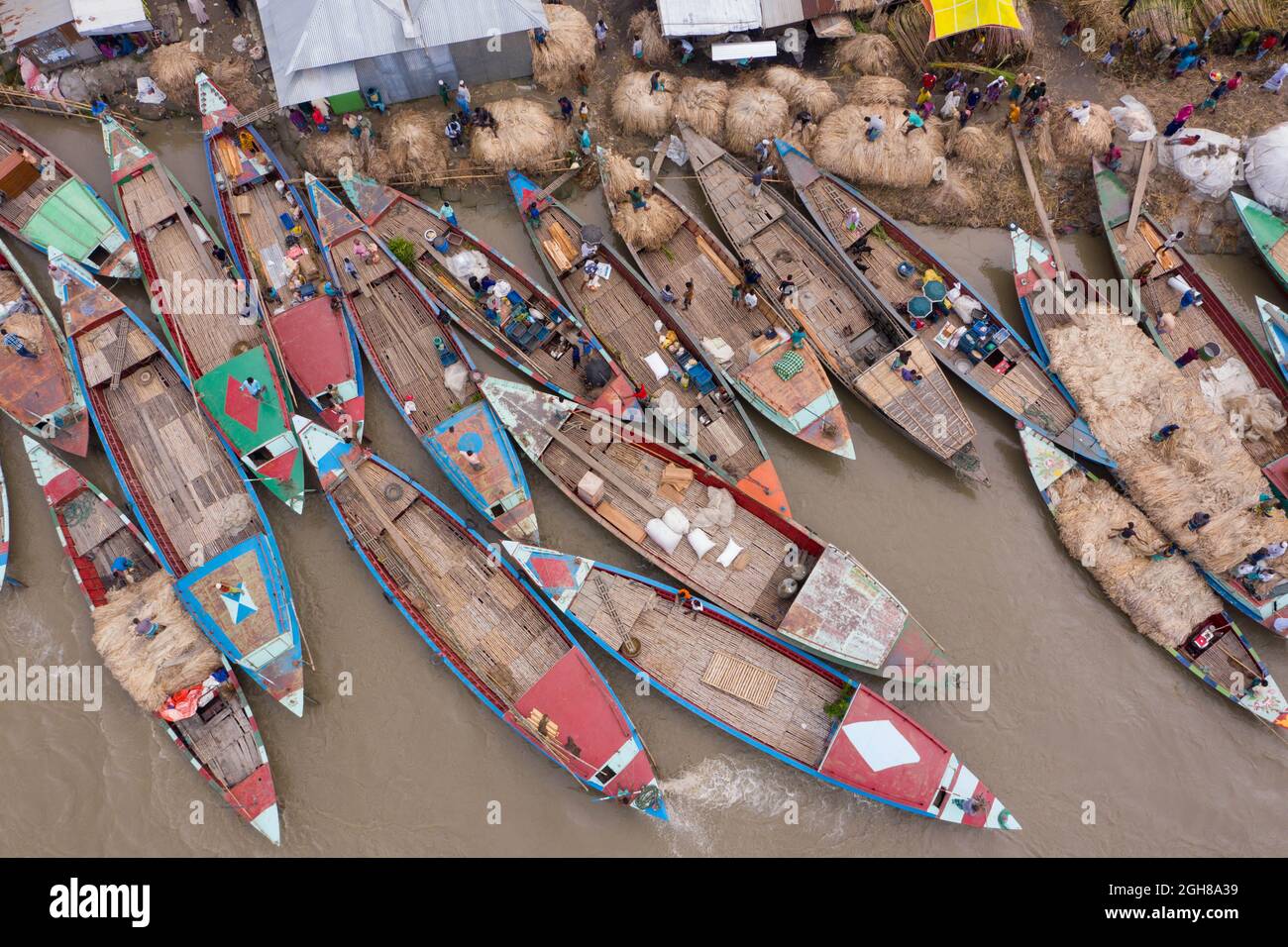 Jute boats hi-res stock photography and images - Alamy
