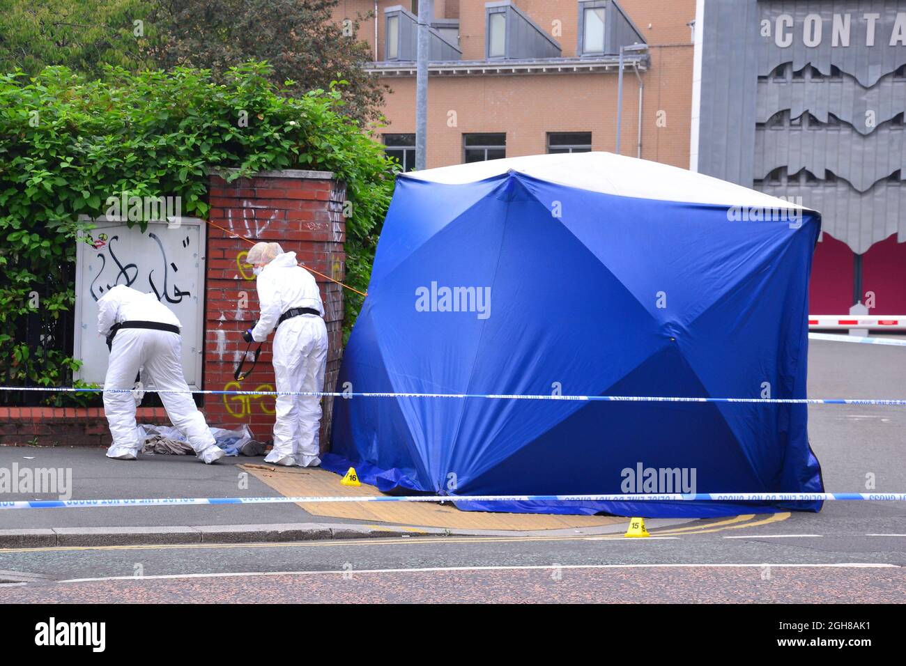 Evidence tent hi-res stock photography and images - Alamy