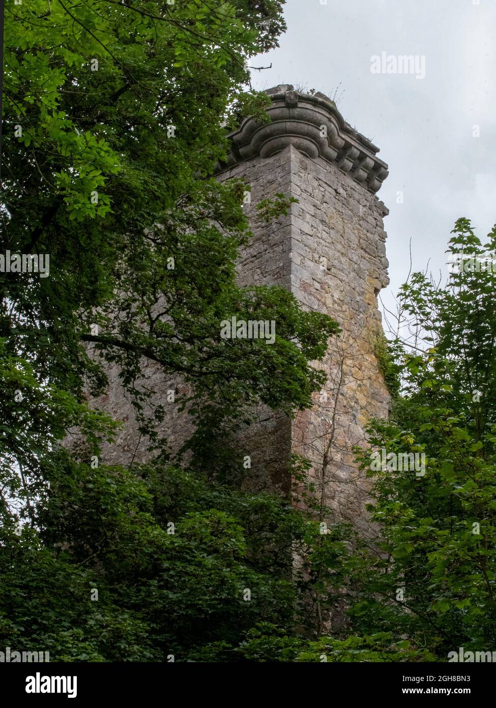The ruins of the Dunmore Park estate in Falkirk, Scotland Stock Photo ...