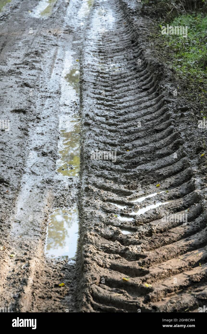 Tyre markings hi-res stock photography and images - Alamy