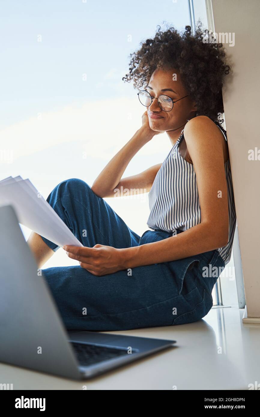 Wire rimmed hi-res stock photography and images - Alamy