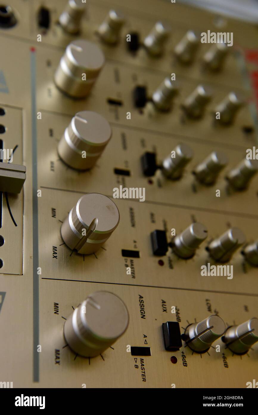 Vintage HiFi audio system, detail of the knobs and metal front Stock ...