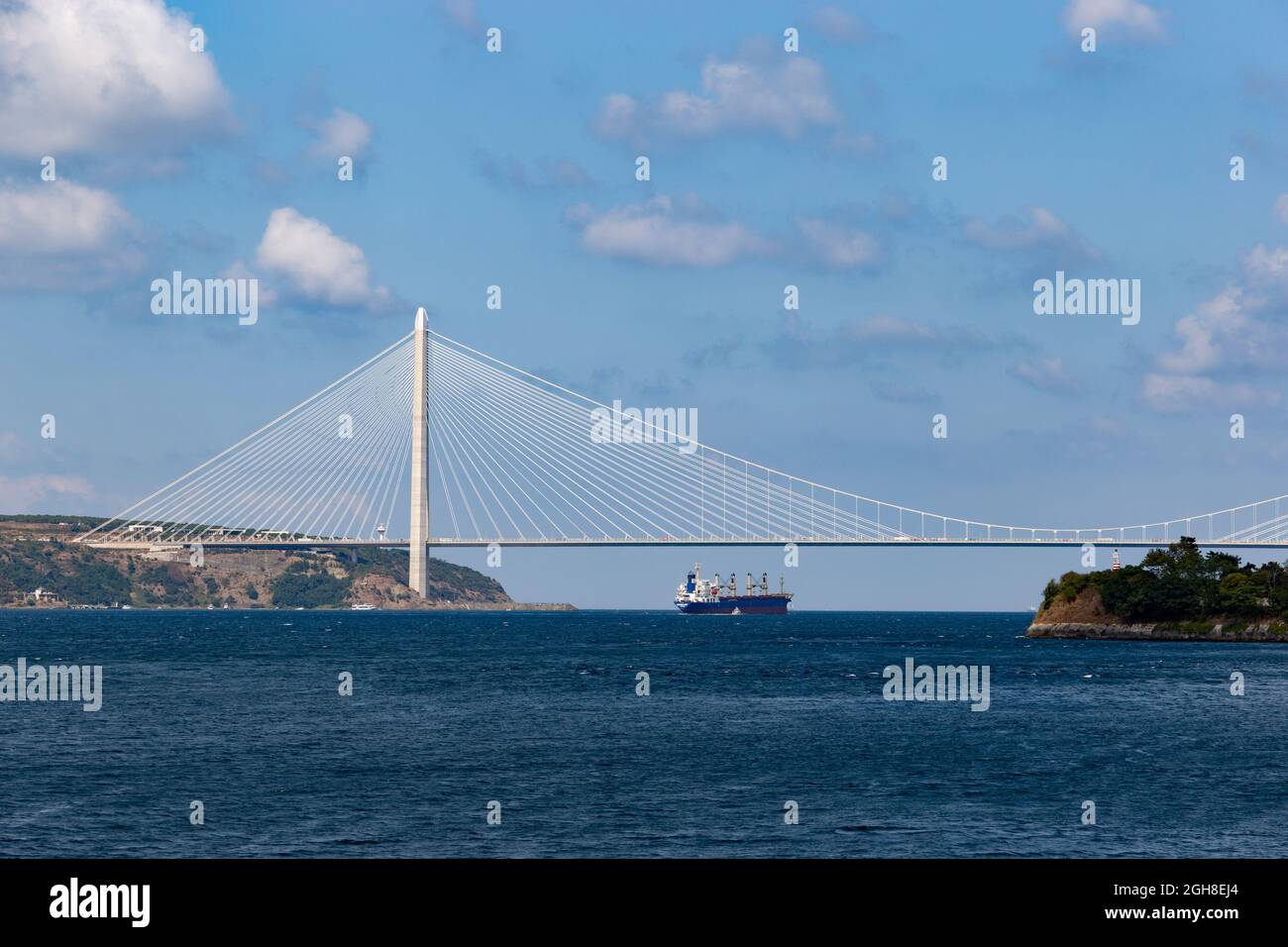 Yavuz sultan selim bridge under construction hi-res stock photography ...