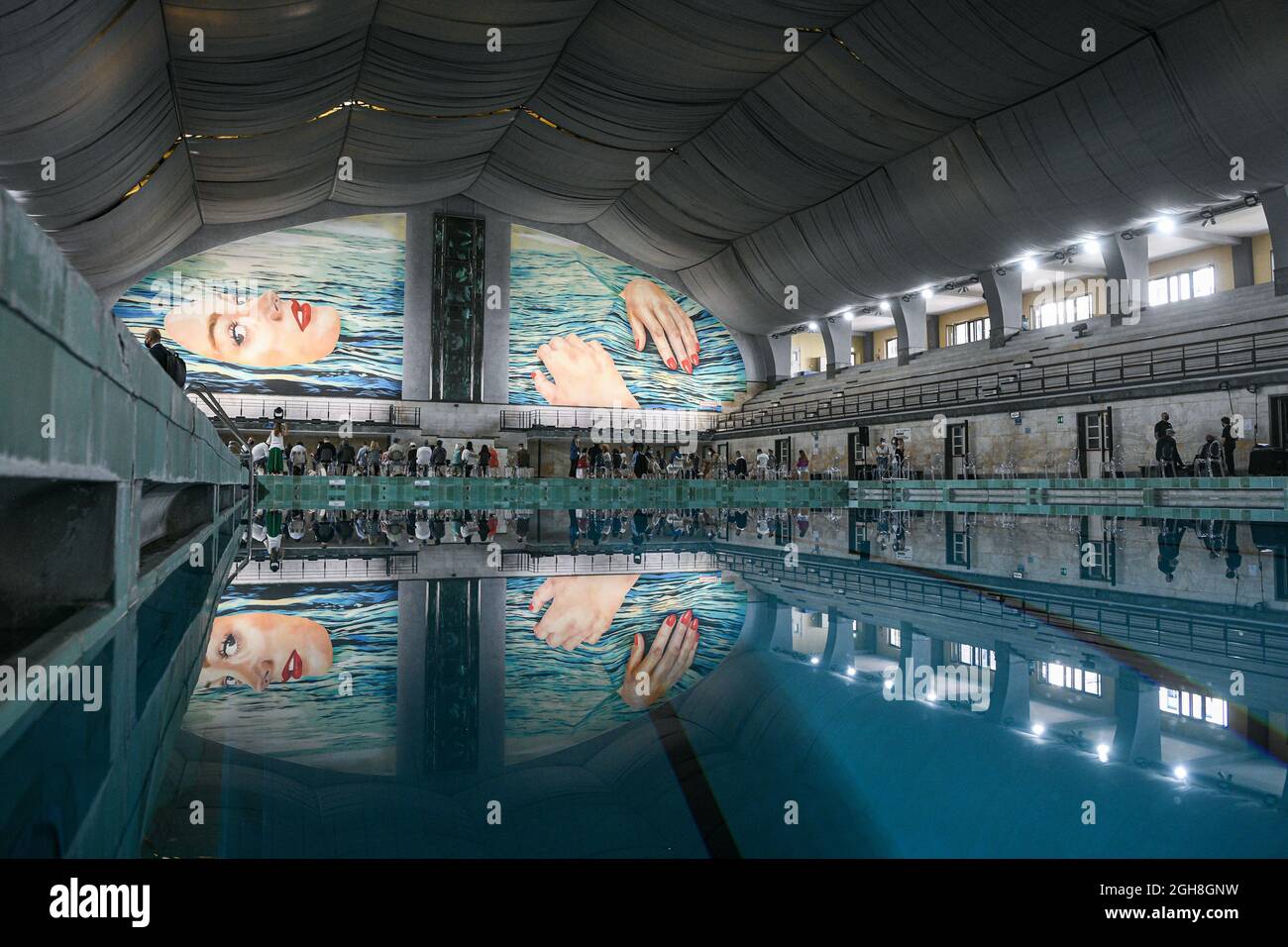 Site specifi installation hi-res stock photography and images - Alamy