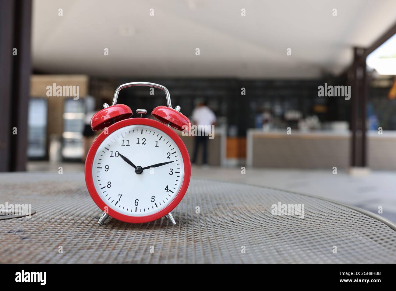 Hotel reception desk clock hi-res stock photography and images - Alamy