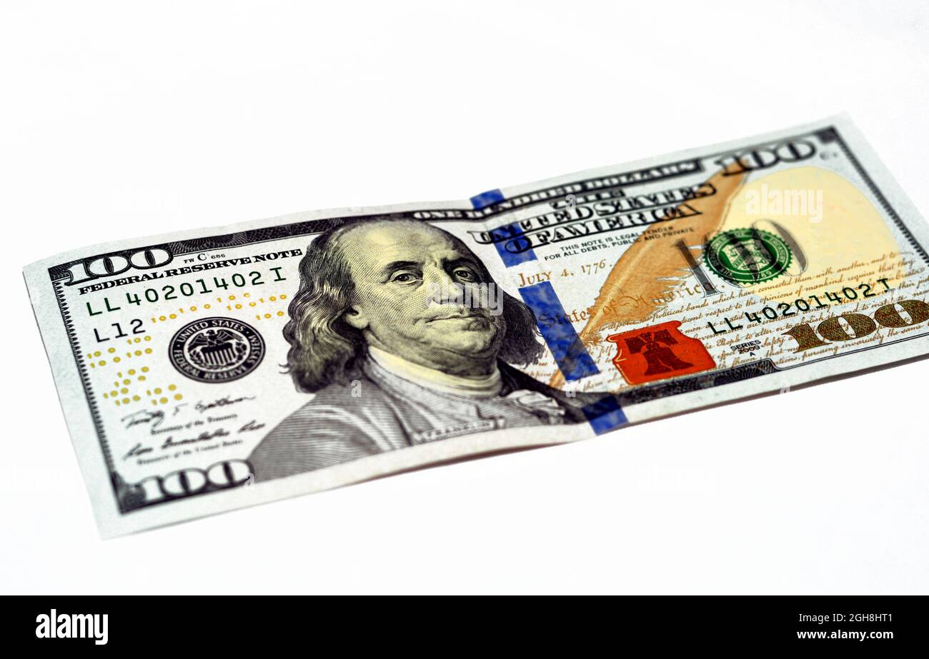 100 one hundred dollars bill banknote series 2013 with the portrait of president Benjamin ...