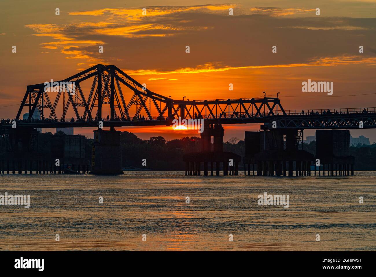 Long Bien Bridge, a symbol of Hanoi Stock Photo - Alamy