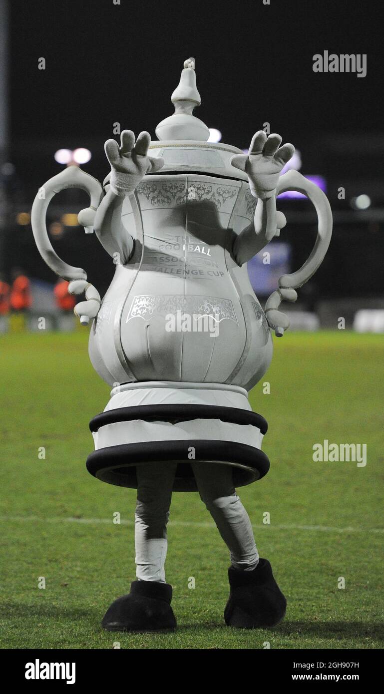 Liverpool mascot hi-res stock photography and images - Alamy