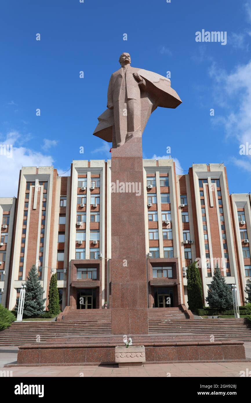 Statue of Lenin at the Supreme Council Building of Transnistria Stock ...