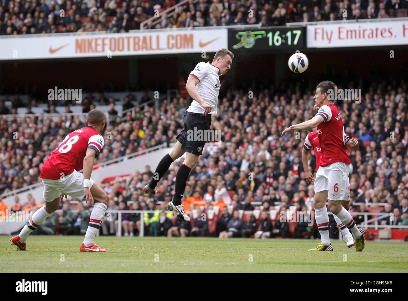 Phil jones arsenal hi-res stock photography and images - Alamy