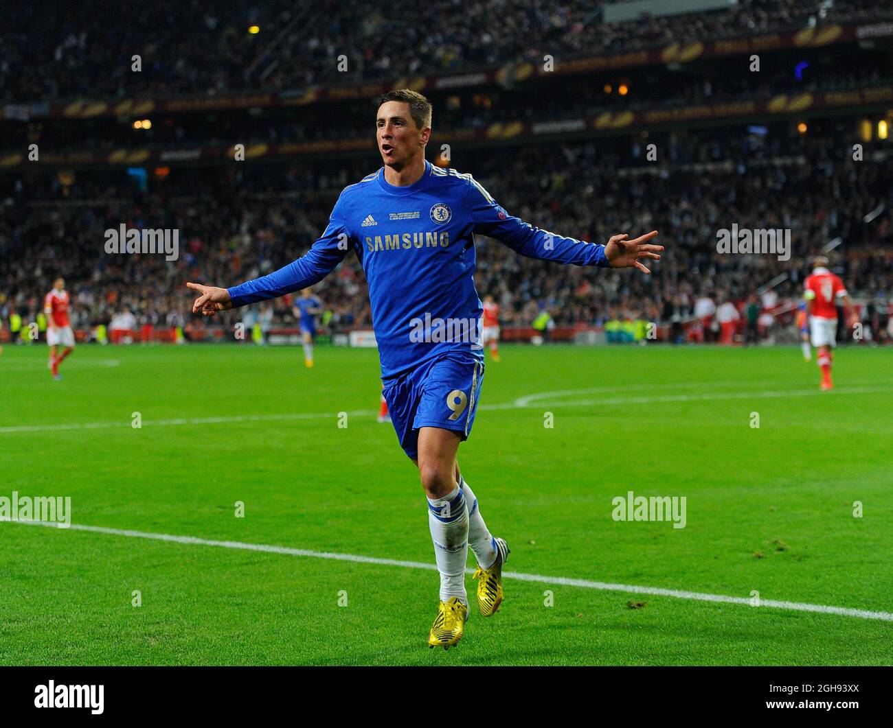 Fernando torres chelsea celebrates hi-res stock photography and images ...