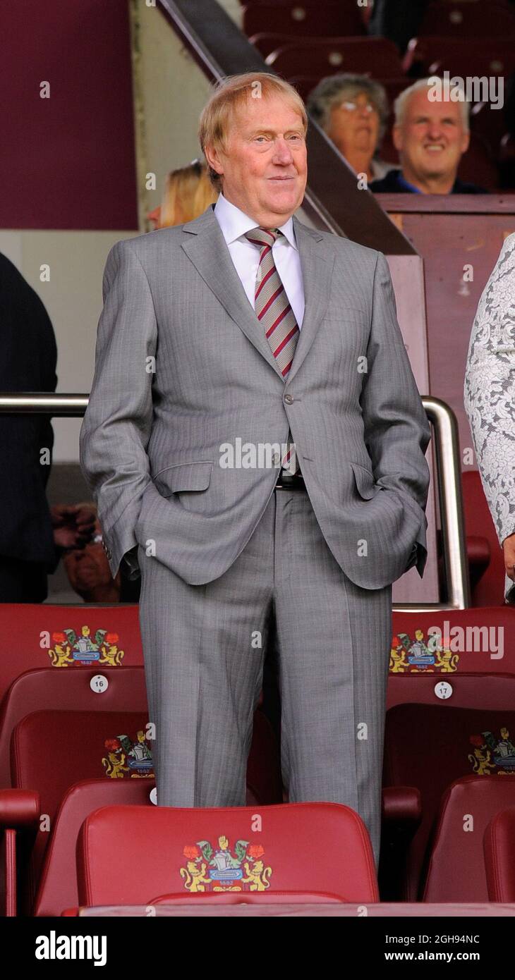 Burnley chairman barry kilby hi-res stock photography and images - Alamy