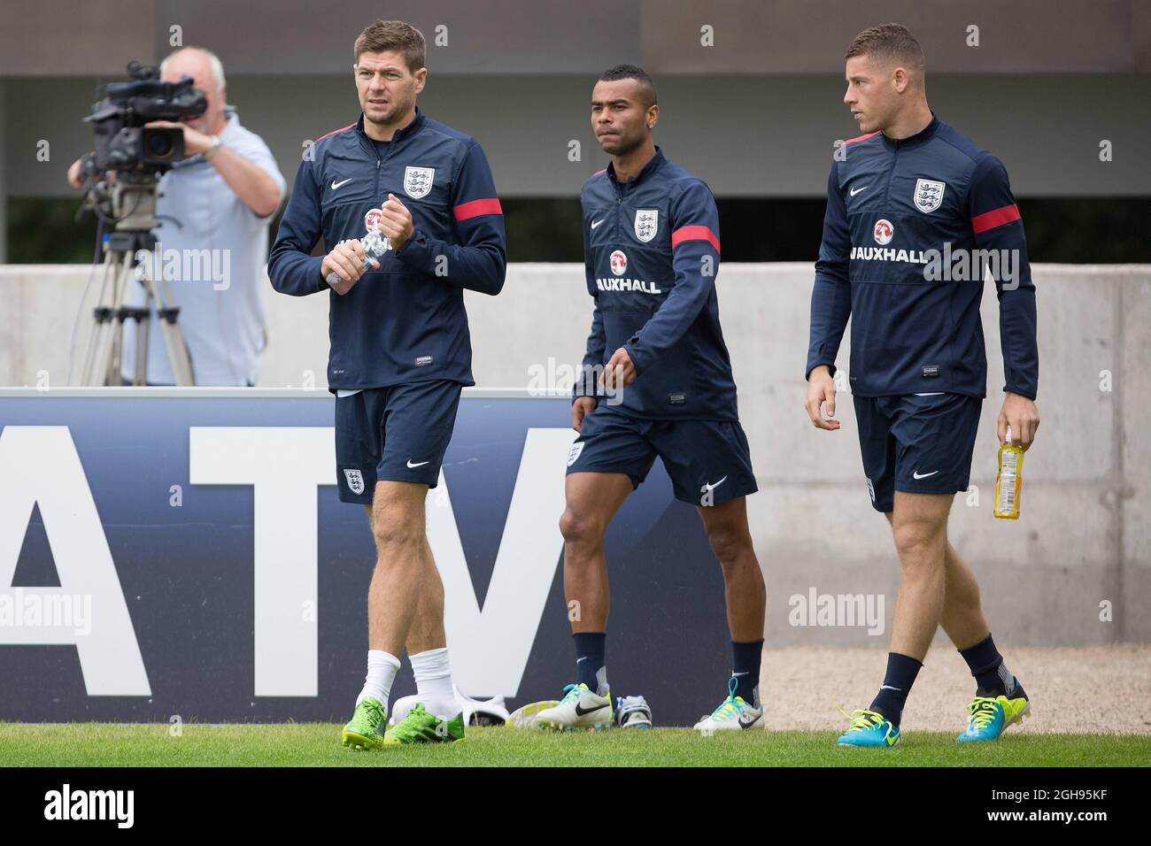 Ashley cole training england hi-res stock photography and images - Alamy