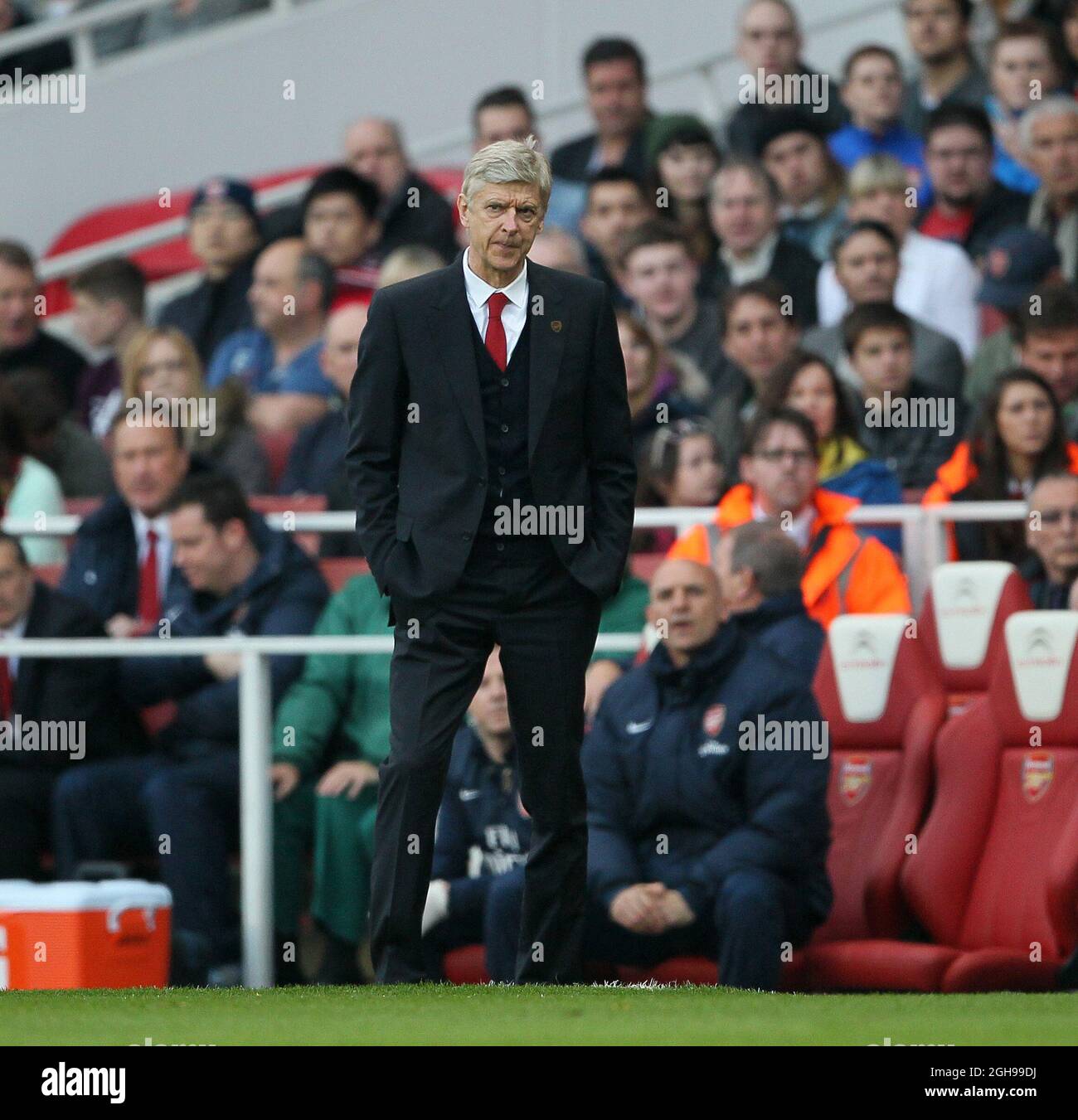 Arsenal's Arsene Wenger looks on dejected during the Barclays Premier ...