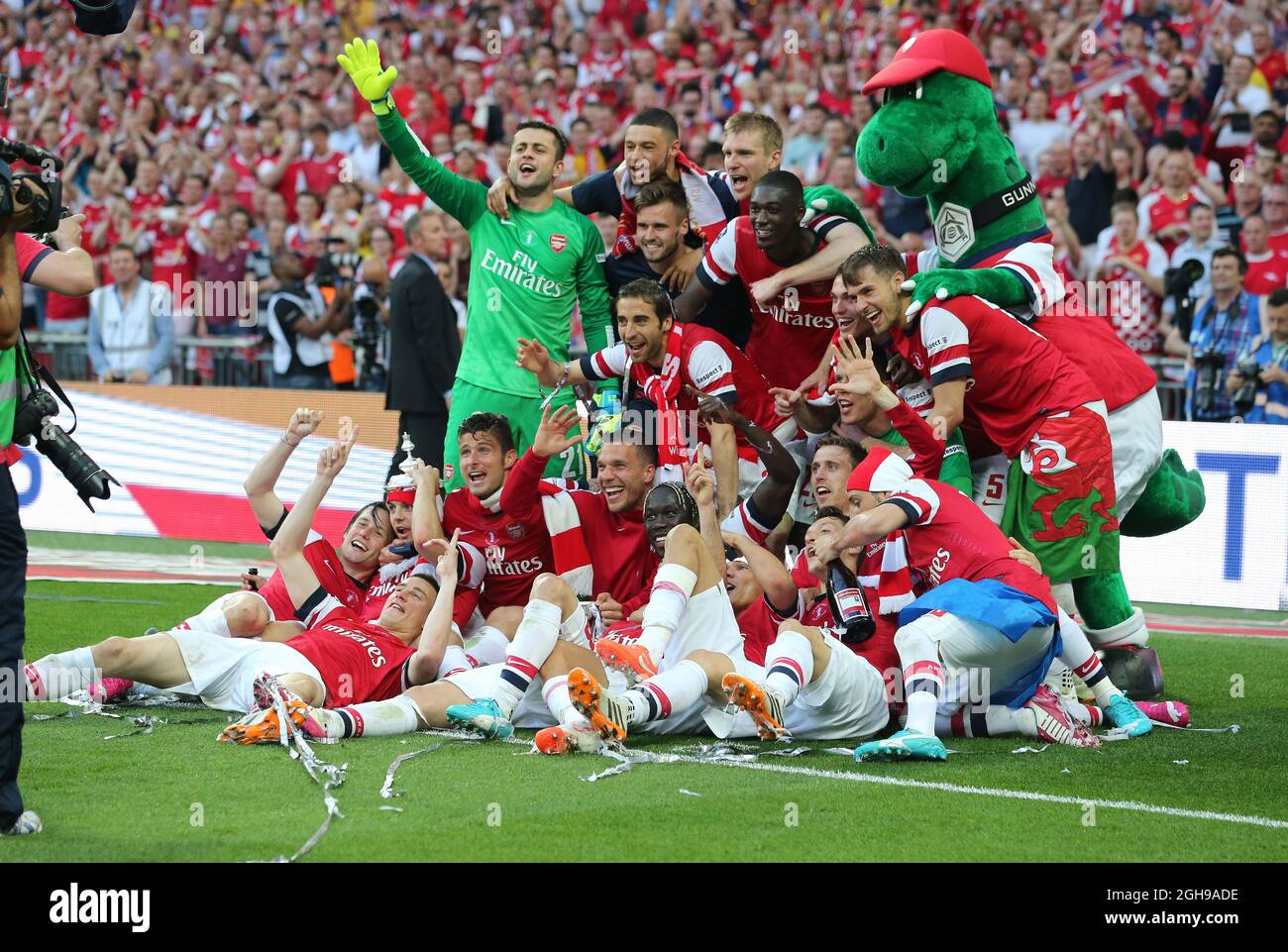 2014 fa cup final hi-res stock photography and images - Alamy