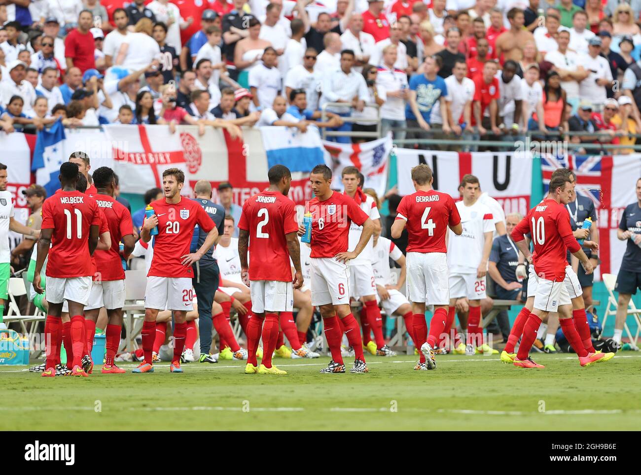 England's players get taken off for lightning during the international ...