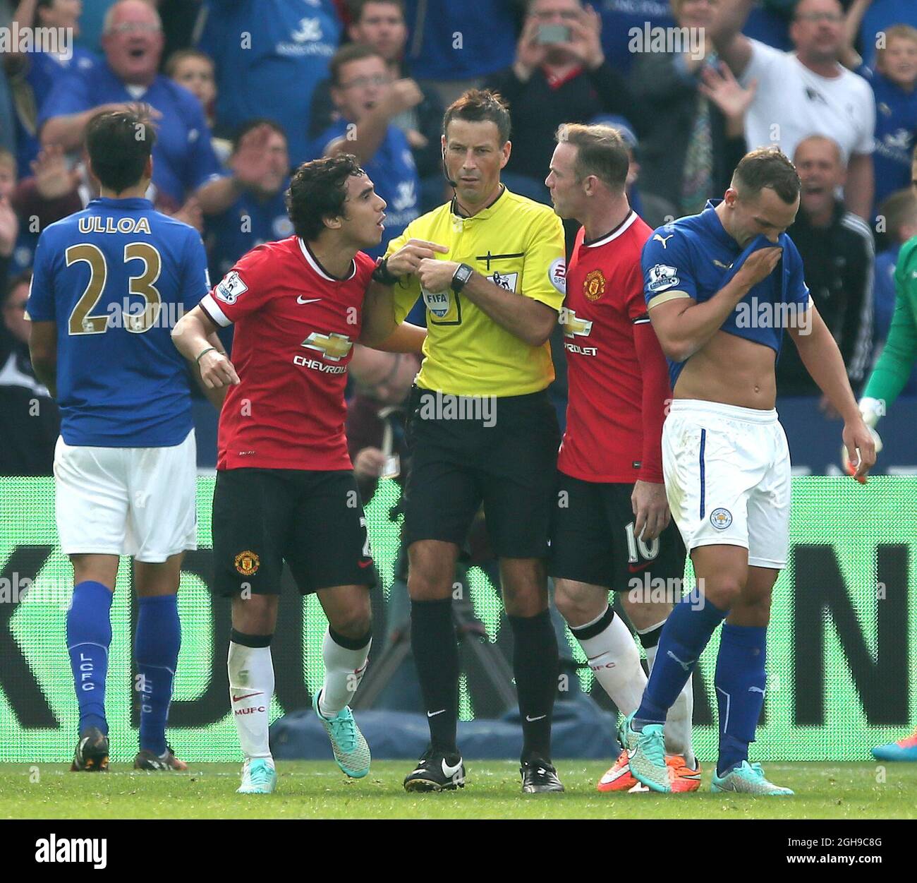 Sending off premier league hi-res stock photography and images - Alamy