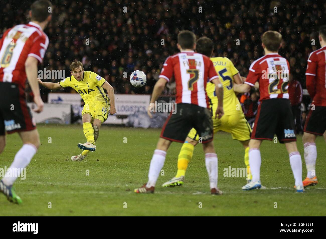 Harry kane free kick england hi-res stock photography and images - Alamy