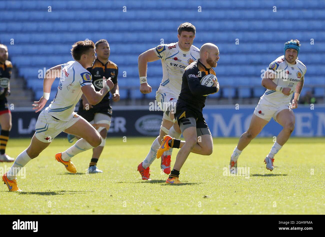 Joe simpson wasps premiership game ricoh arena hi-res stock photography ...