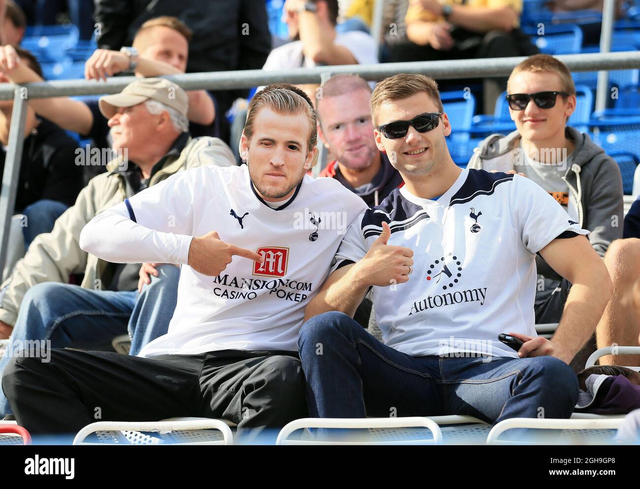 Harry kane mask hi-res stock photography and images - Alamy