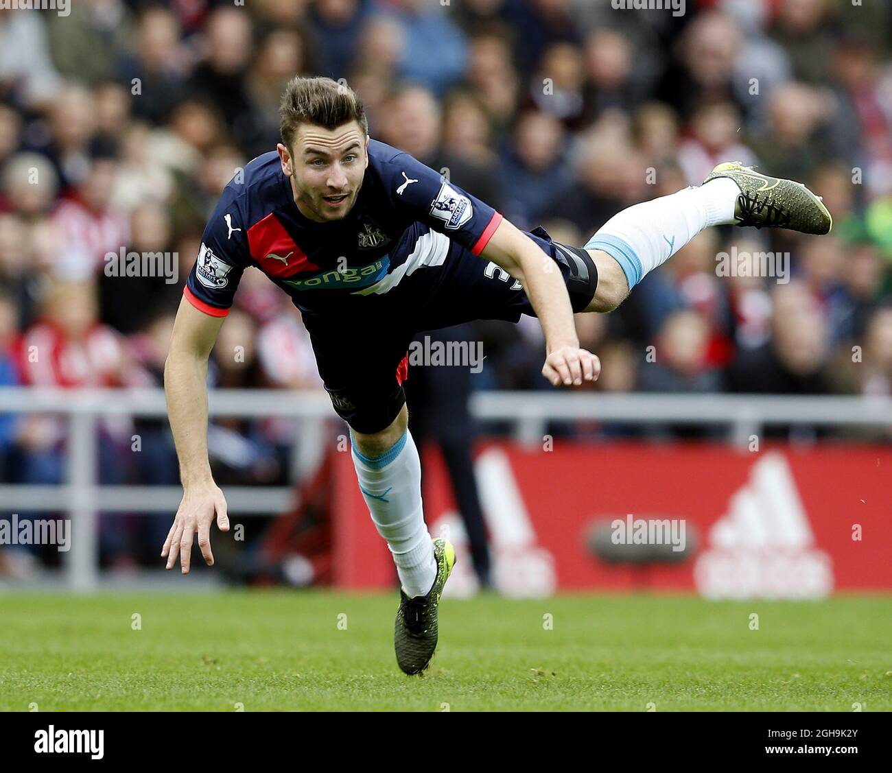 Paul dummett newcastle united hi-res stock photography and images - Alamy