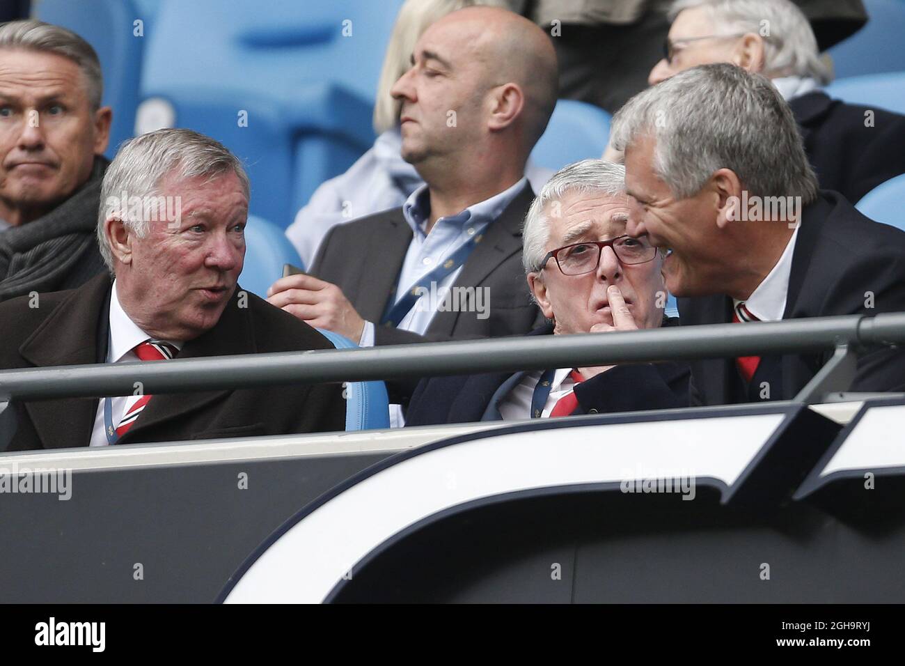 Sir Alex Ferguson, Albert Morgan and David Gill during the Barclays ...