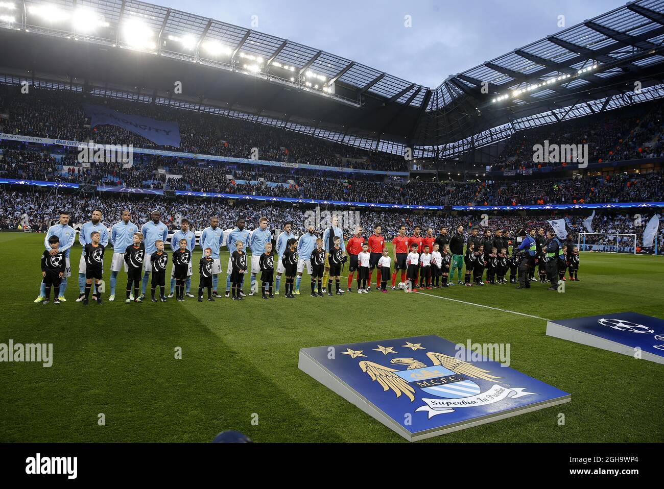 Manchester City and Paris Saint Germain line up before kick off during ...