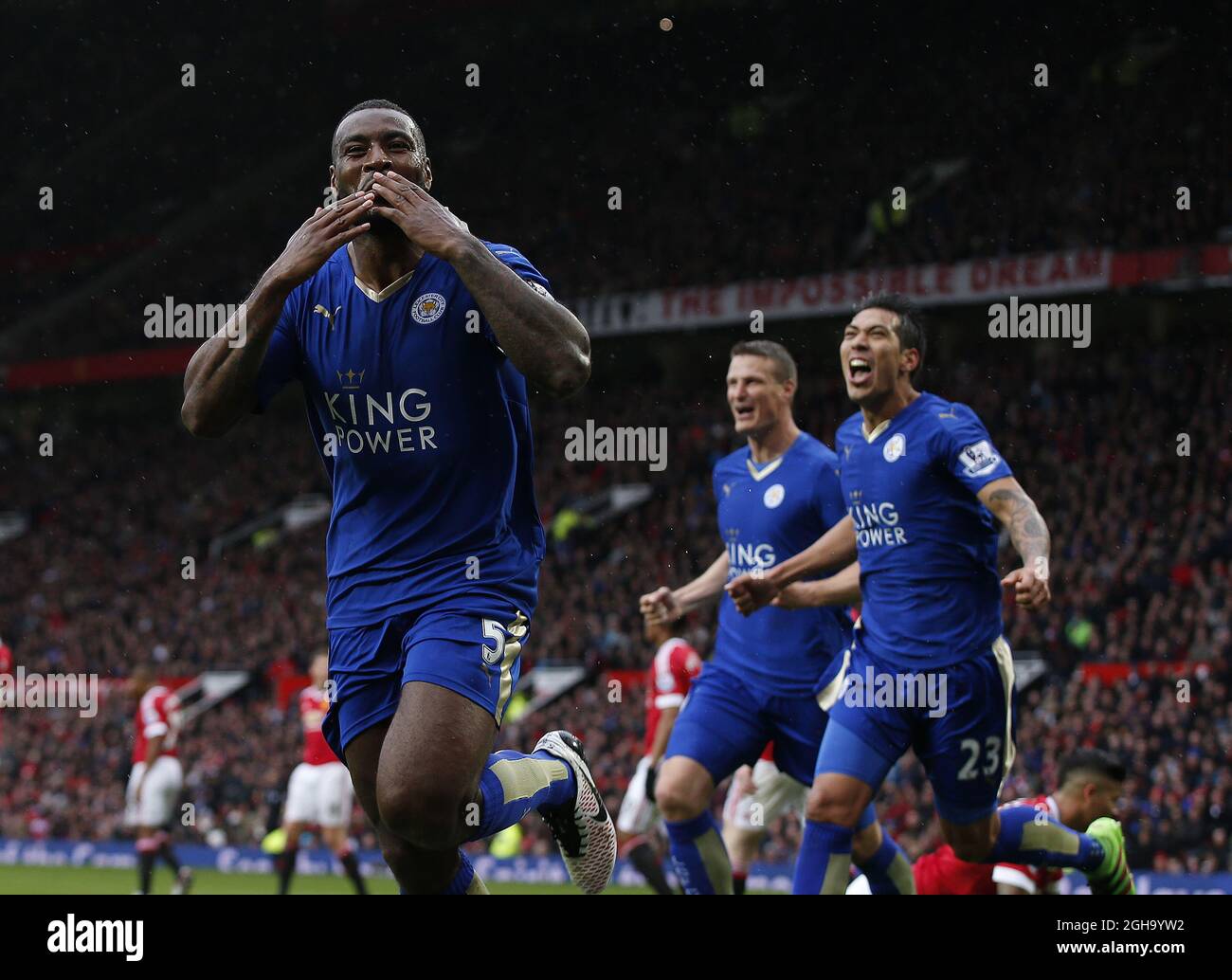 Wes Morgan of Leicester City celebrates scoring the equalising goal ...